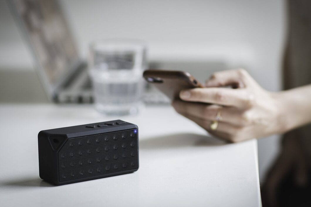 Audio advertising: Features of the format and benefits of use - YeaSayer